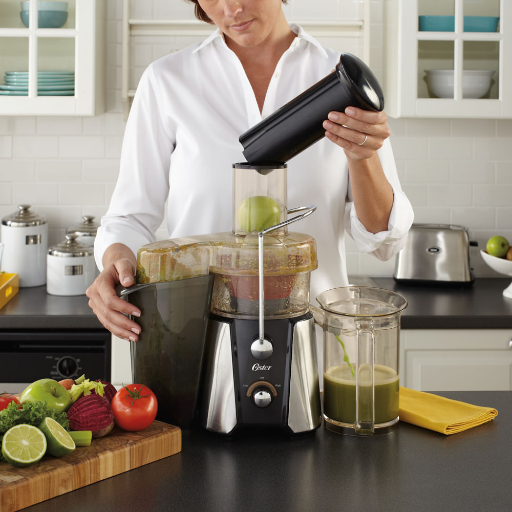 Extractor de jugos Oster® JusSimple™ FPSTJE9010 - Oster
